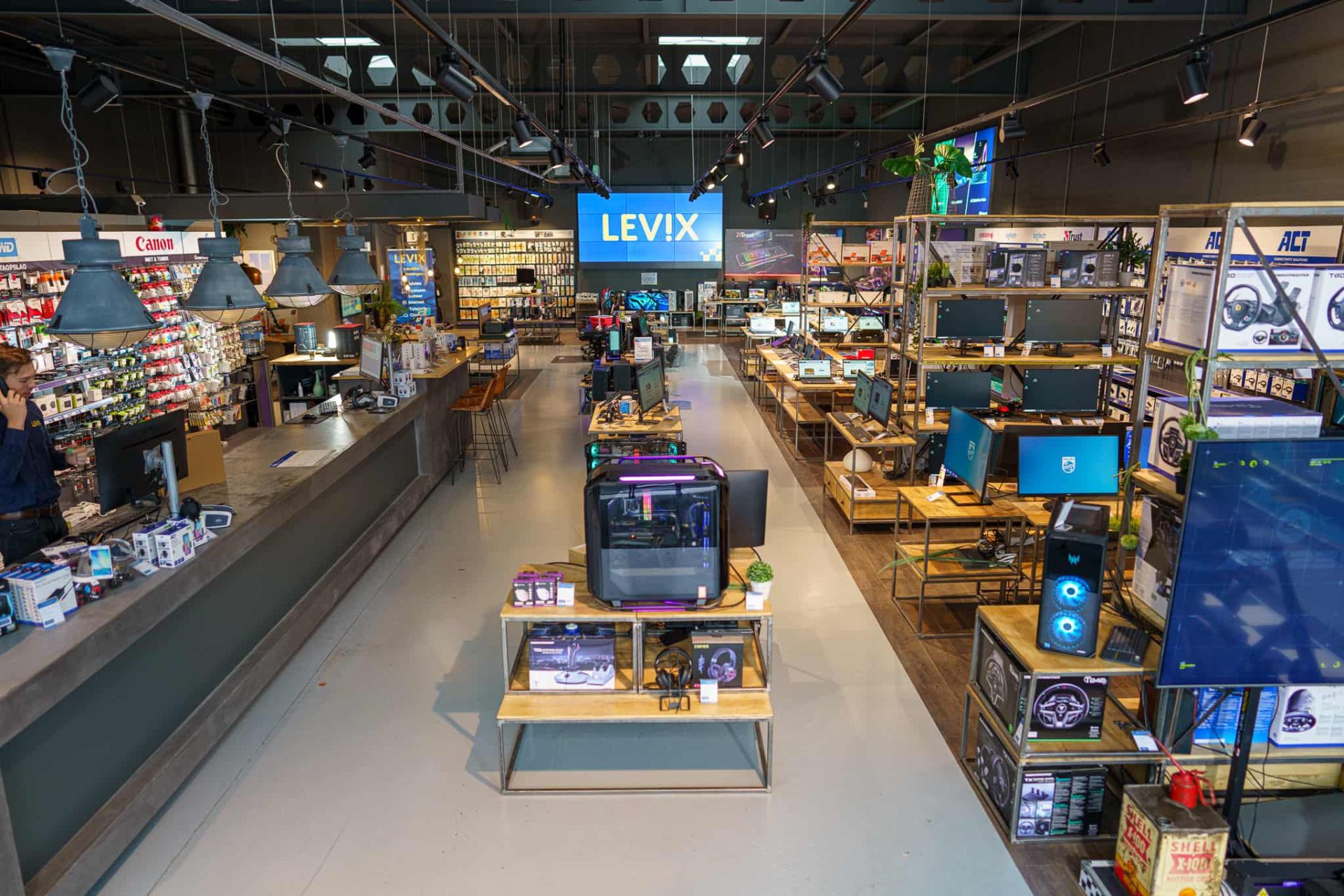 Levix Experience Center Den Bosch - Voor Al Je Technische Vragen